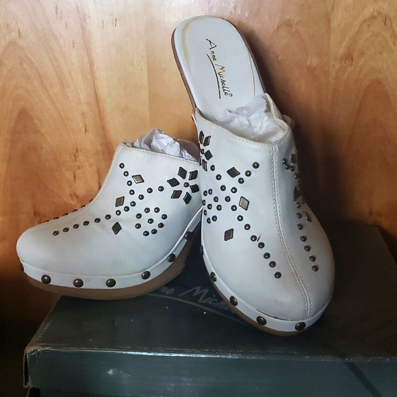 Anne Michelle | Shoes | Nwb New Clogs Heeled Clog Heels Leather Studded ...